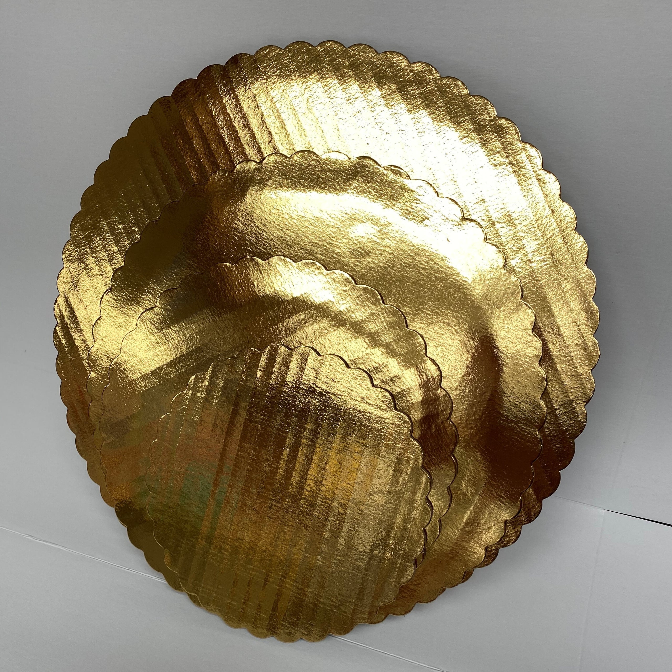10 Inch Gold Scalloped Cake Circle | Sweet Creations Unlimited, Inc.